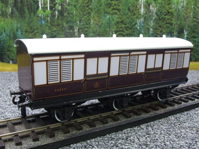 Darstaed O Gauge LNWR Six Wheel Full Brake Coach R/N 13211 - J34569 ...